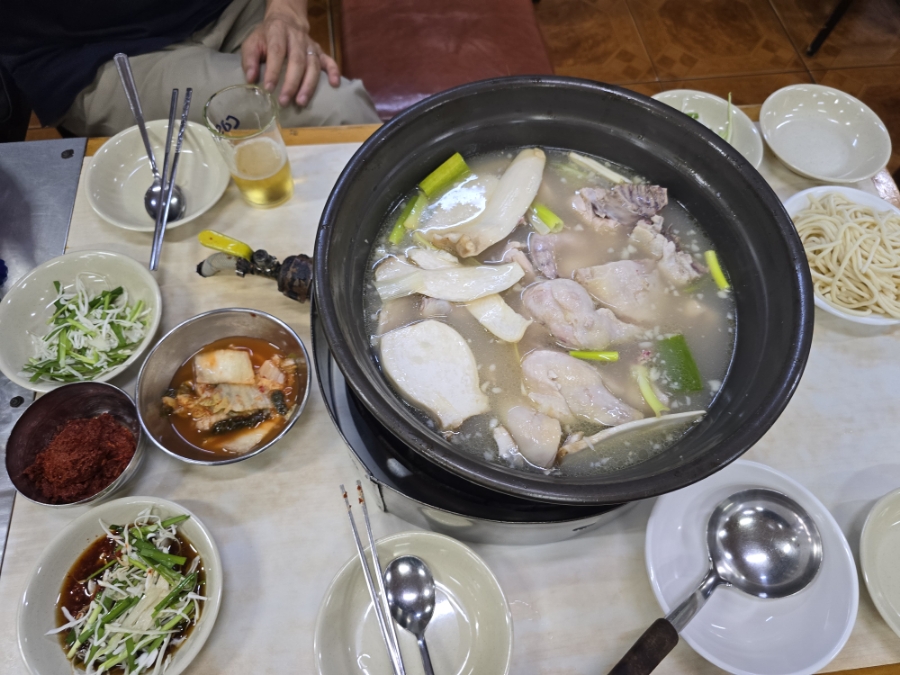 Explore Dongdaemun Dakhanmari Kalguksu: A Korean Dining Delight ...